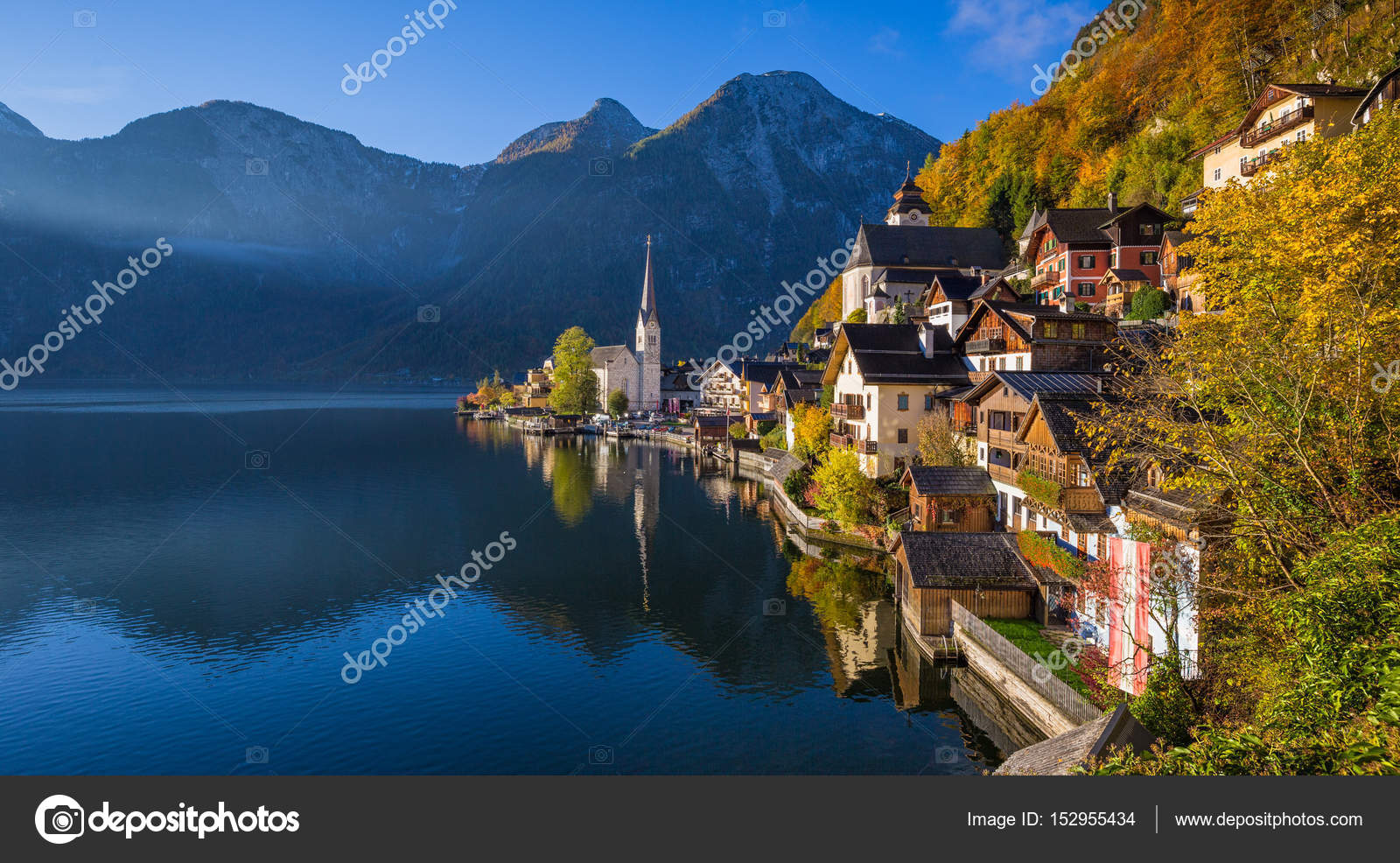 Hallstatt mountain village in fall, Salzkammergut, Austria — Stock Photo © pandionhiatus3 #152955434