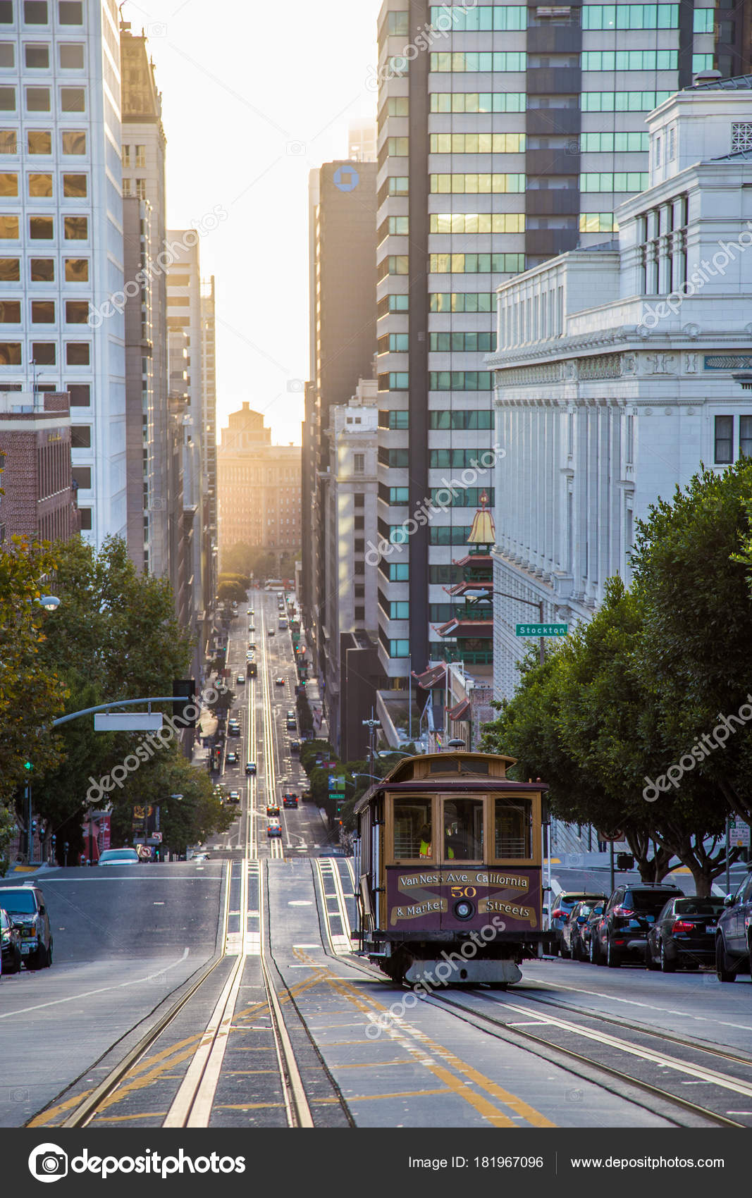 Historic San Francisco Cable Car on famous California Street at sunrise ...