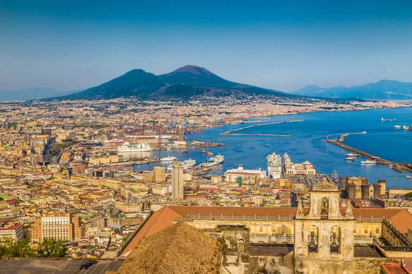 City of Naples with Mt. Vesuvius at sunset, Campania, Italy — Stock ...