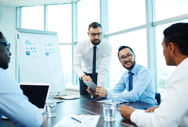 Analysts Stock Photos, Royalty Free Analysts Images | Depositphotos