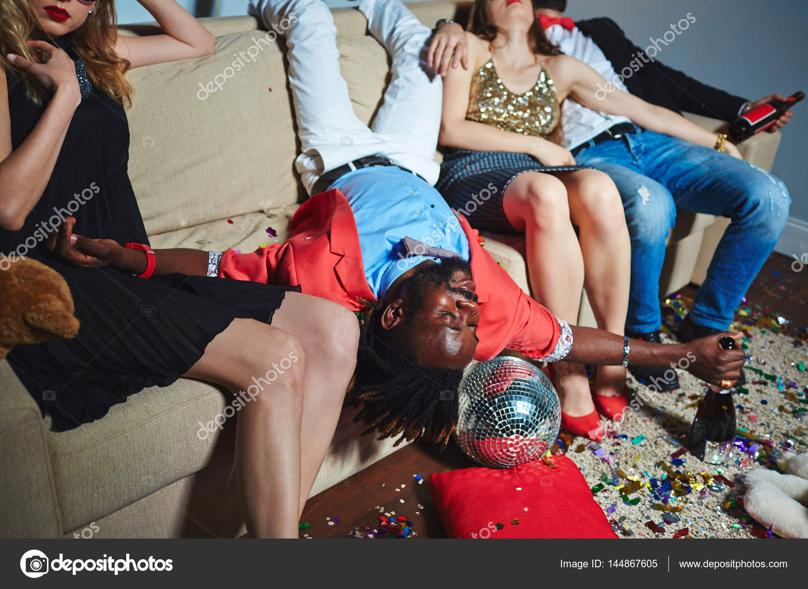 Ineguagliabile Collettivo Posizione Drunk Party Diminuzione Artistico