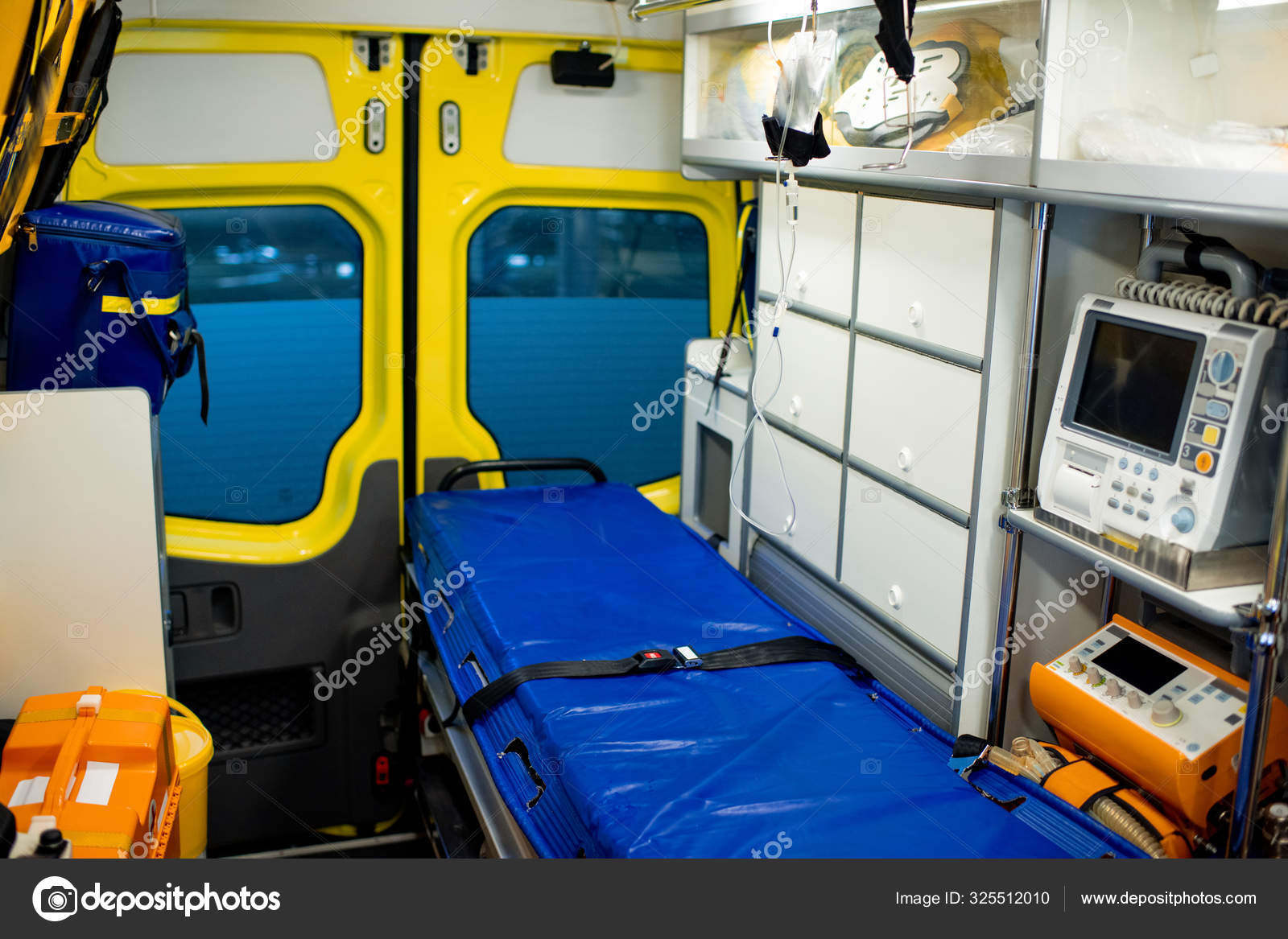 Binnenkant Van De Ambulance