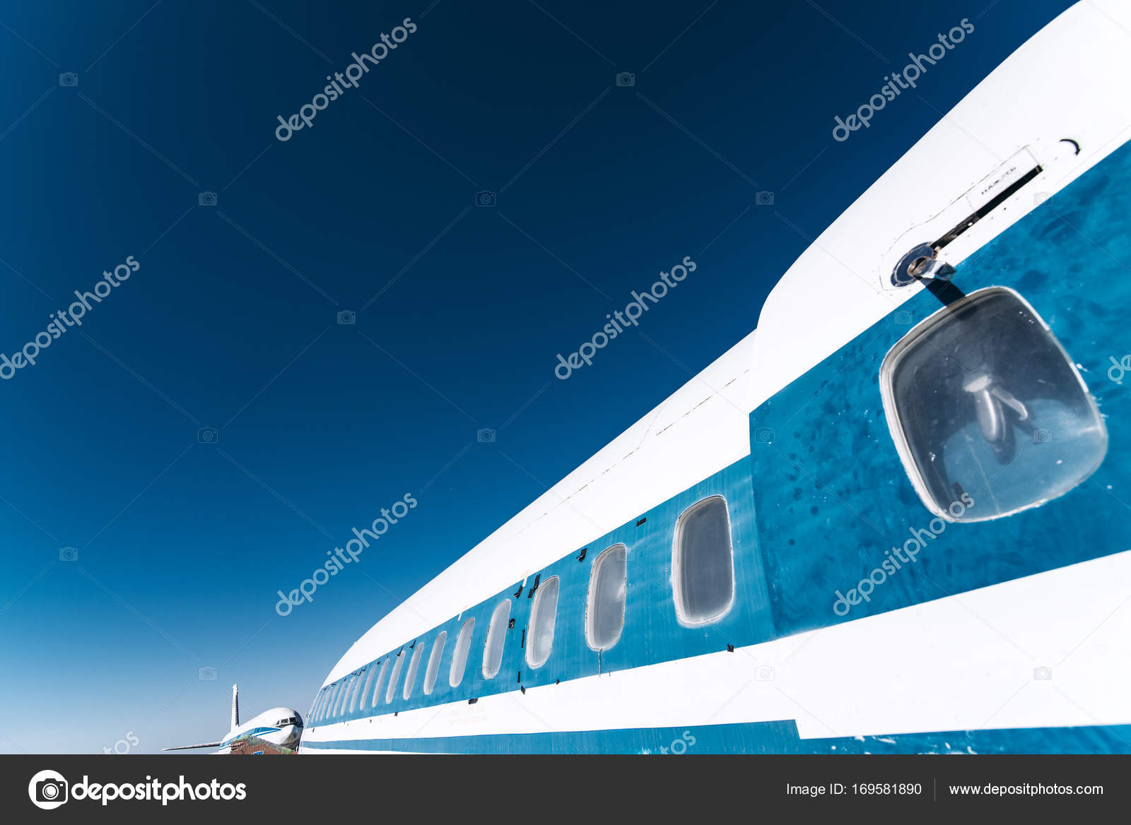 Side View Airplane Stock Photo by ©Svyatkovsky 169581890