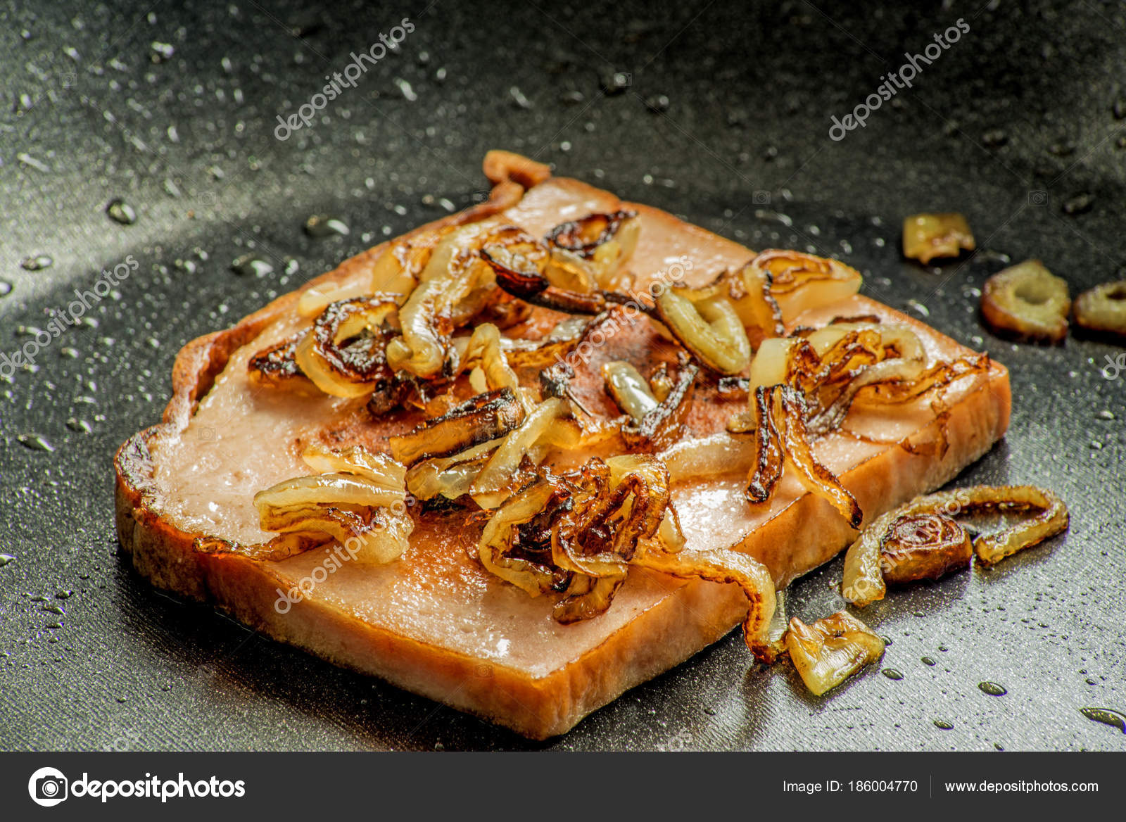 Close Grilled Organic Onion Bread Pan — Stock Photo © CHROMORANGE ...