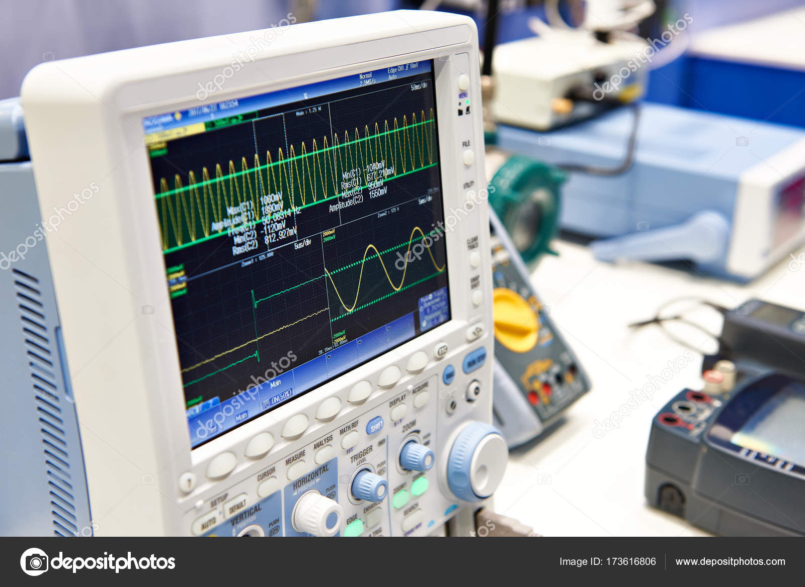 Digital oscilloscope for mixed signals Stock Photo by ©ryzhov 173616806