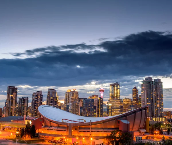 Calgary skyline saddledome Stock Photos, Royalty Free Calgary skyline ...
