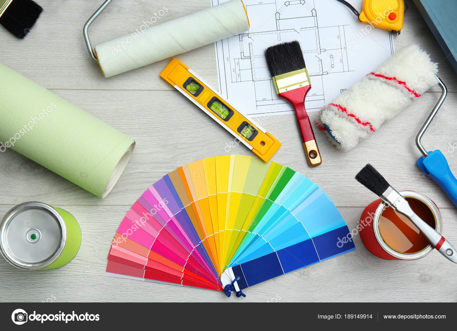 Set of decorator's tools on wooden floor — Stock Photo © NewAfrica ...