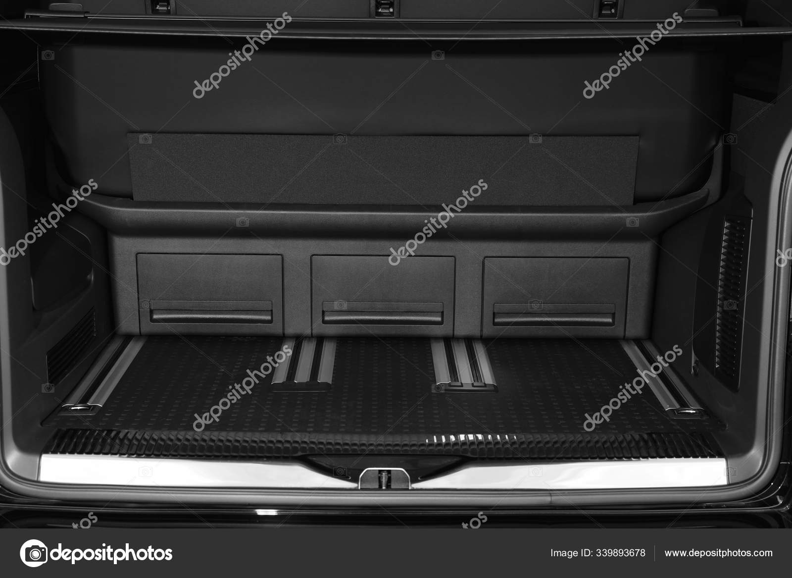 Open Empty Capacious Trunk Modern Car — Stok Foto © NewAfrica #339893678