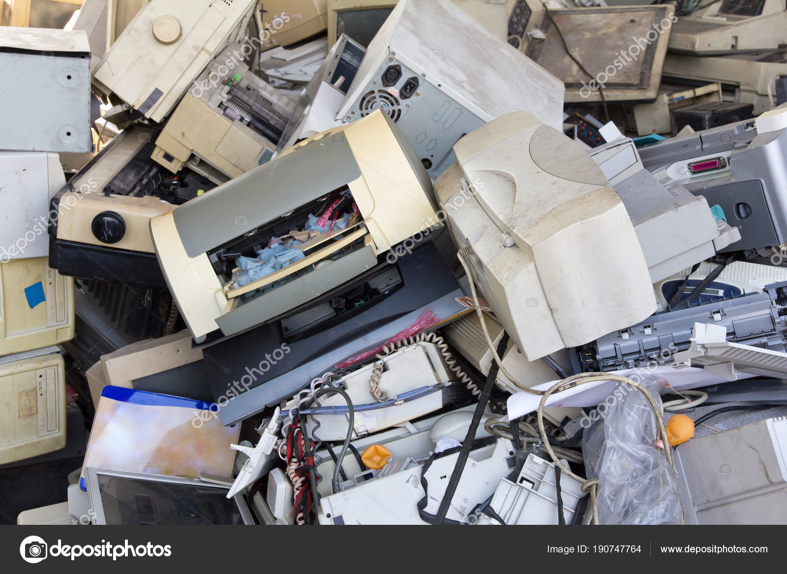 Image Electronic Scrap Background — Stock Photo © ponsulak #190747764