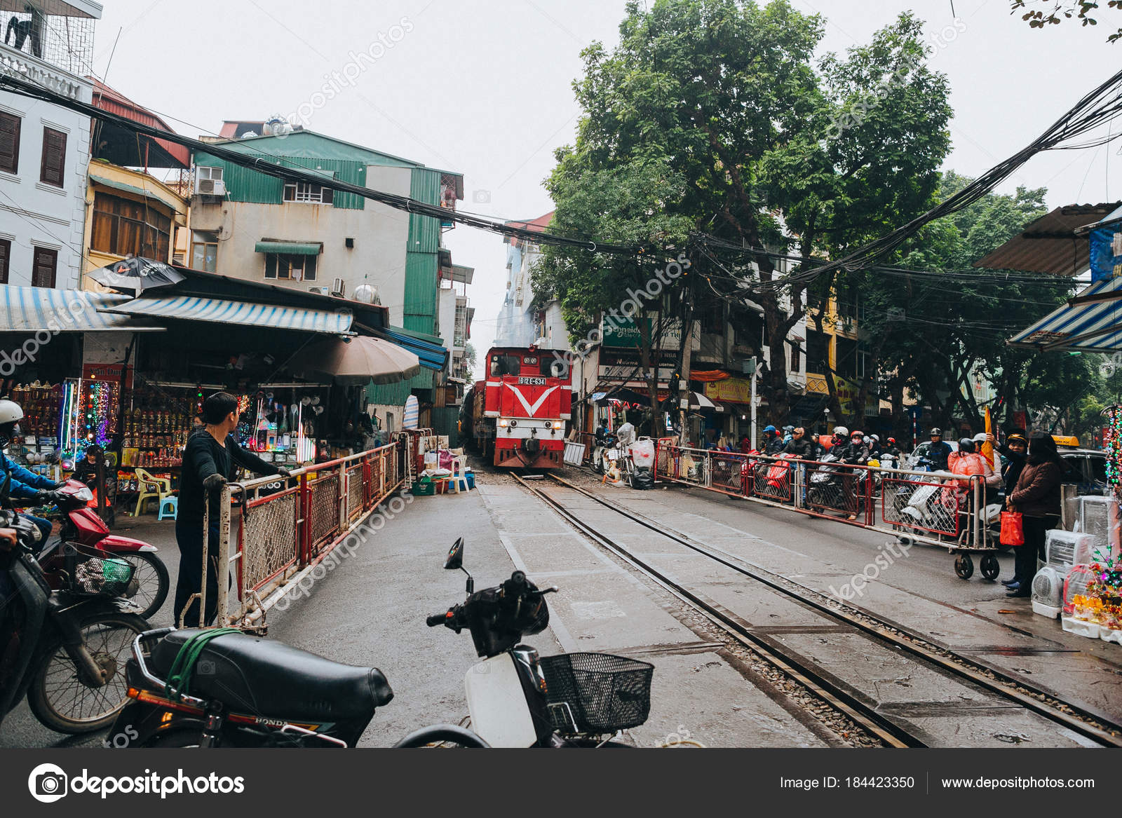 Railroad – Stock Editorial Photo © AlexGukBO #184423350