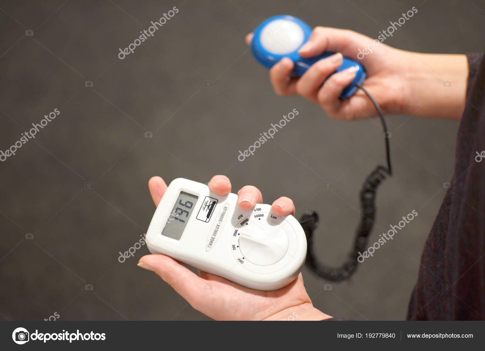 Medidor Lux Para Medir Intensidad Luz Mano Con Fotodiodo Sensor — Foto ...