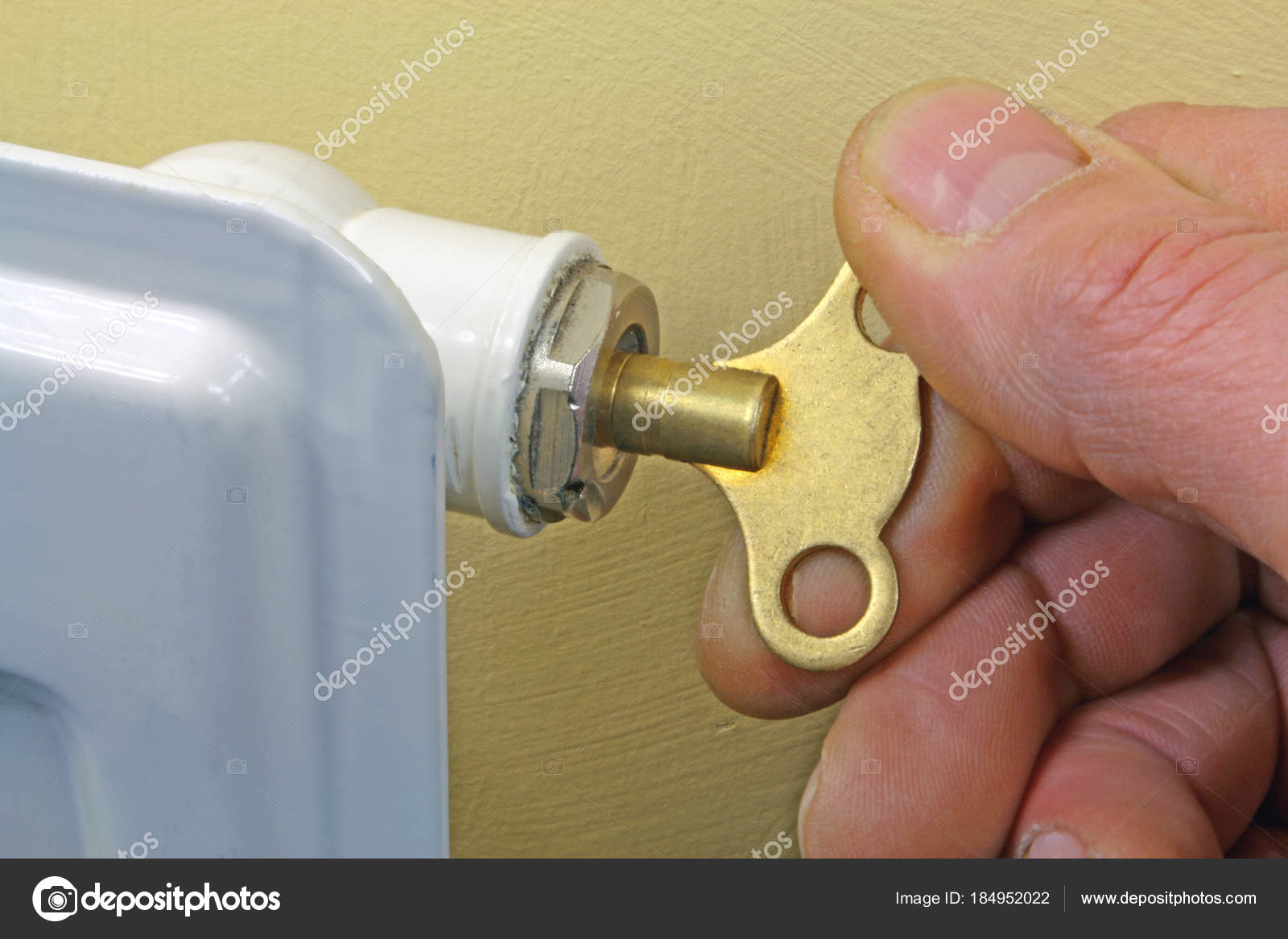 Bleeding Radiator Male Hand Operating Brass Bleed Key Radiator — Stock ...