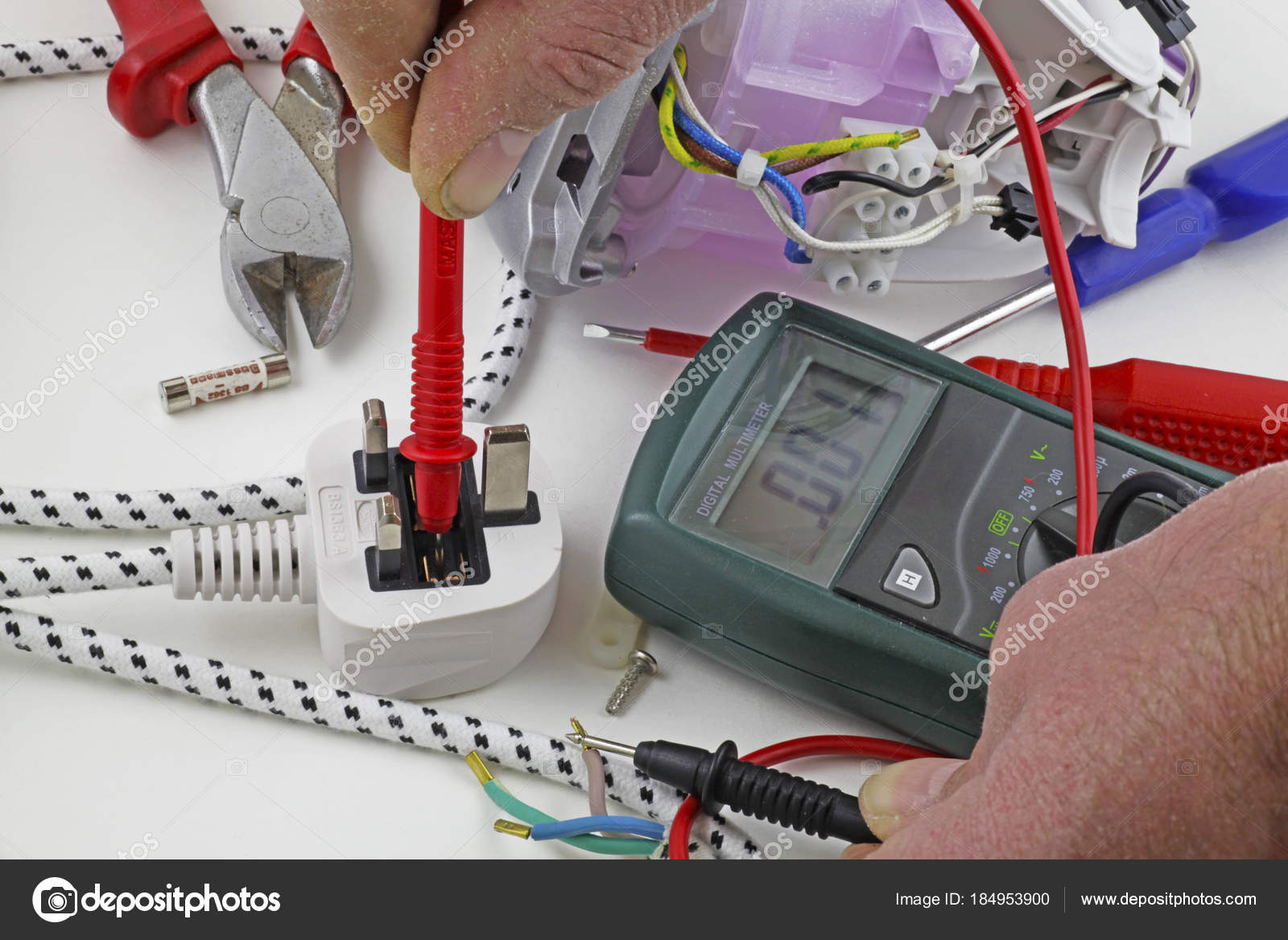 Continuity Testing Electrician Testing Fault Live Cable Multimeter ...