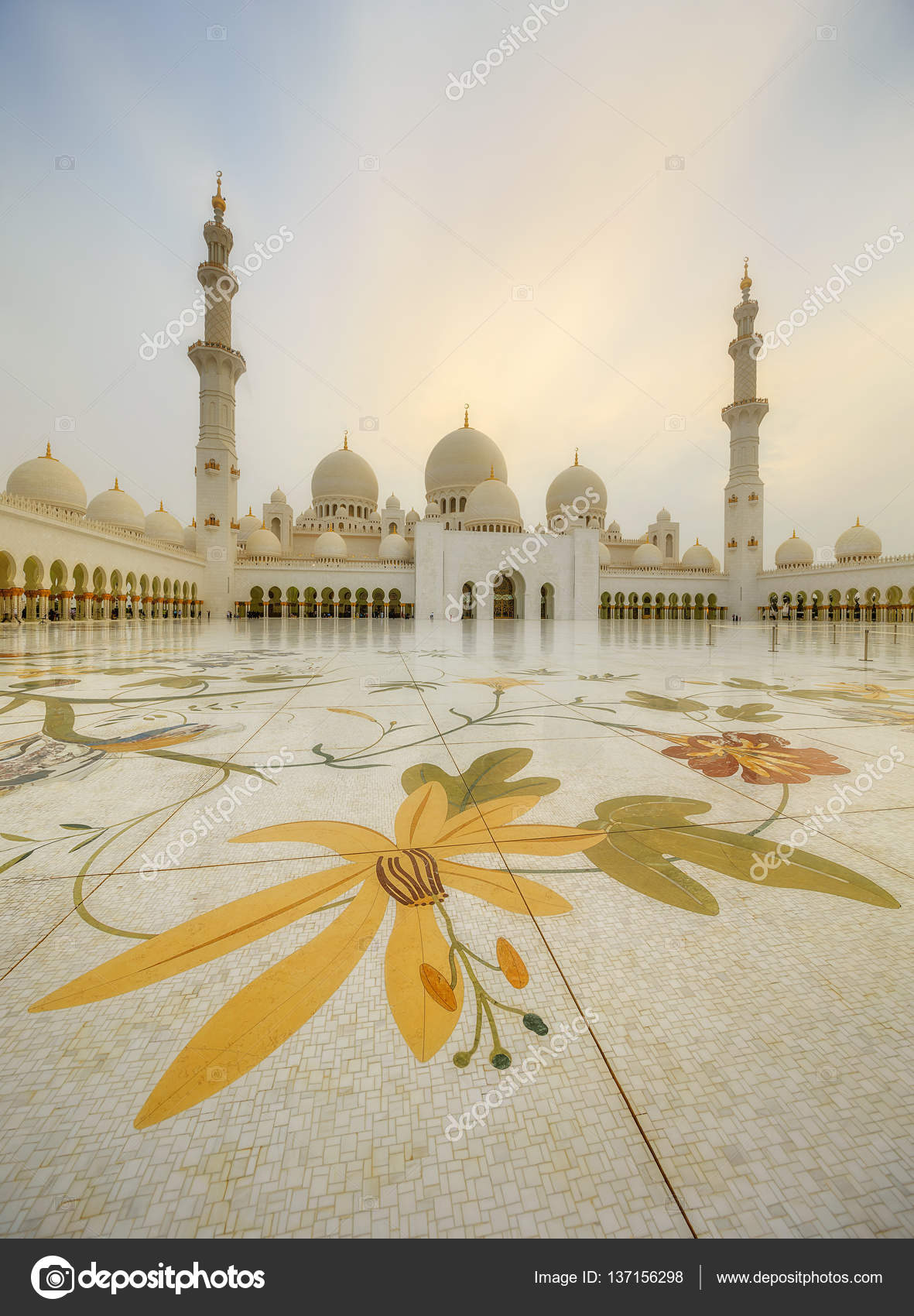 Sheikh Zayed Grand Mosque — Stock Editorial Photo © boule1301 #137156298