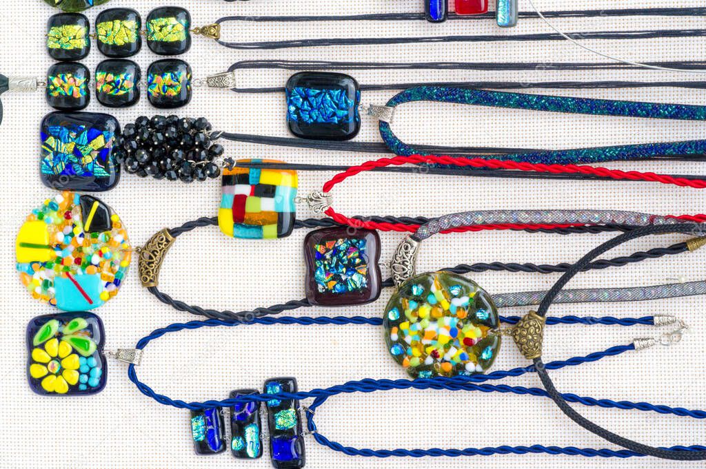 Textura de fondo, patrón. El vidrio multicolor artístico, el arte ...