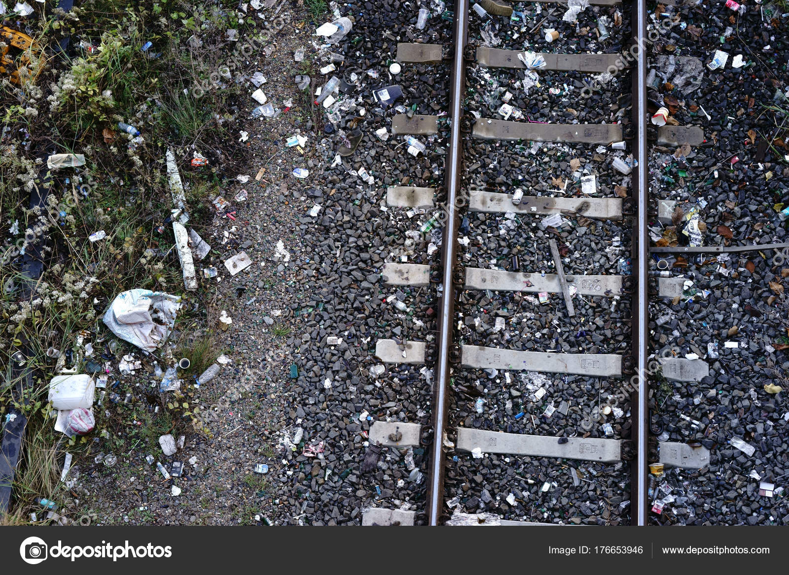 Picture: bed rails | Garbage Tracks Top View Track Bed Rails Ballast ...