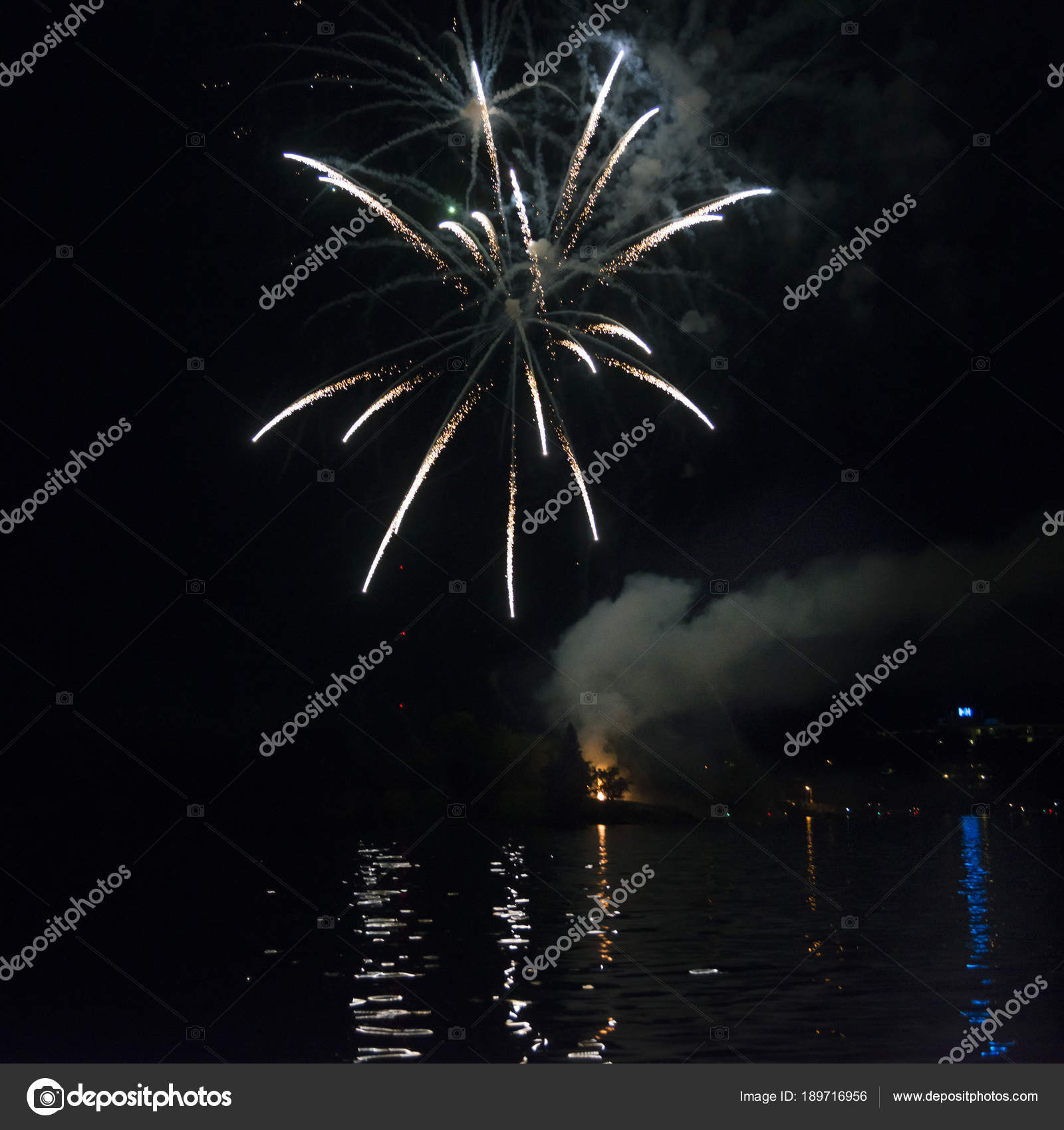 Canada Day Fireworks Display Kenora Lake Woods Ontario Canada — Stock ...