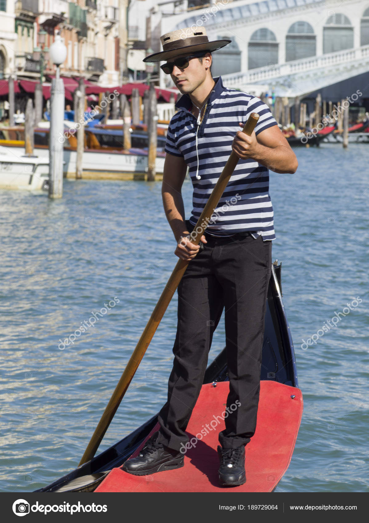 Gondolier Steering Gondola Canal Venice Veneto Italy – Stock Editorial ...