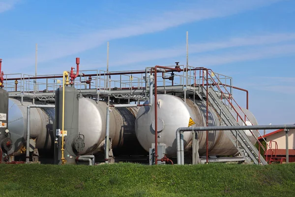 Oil storage tanks Stock Photos, Royalty Free Oil storage tanks Images ...