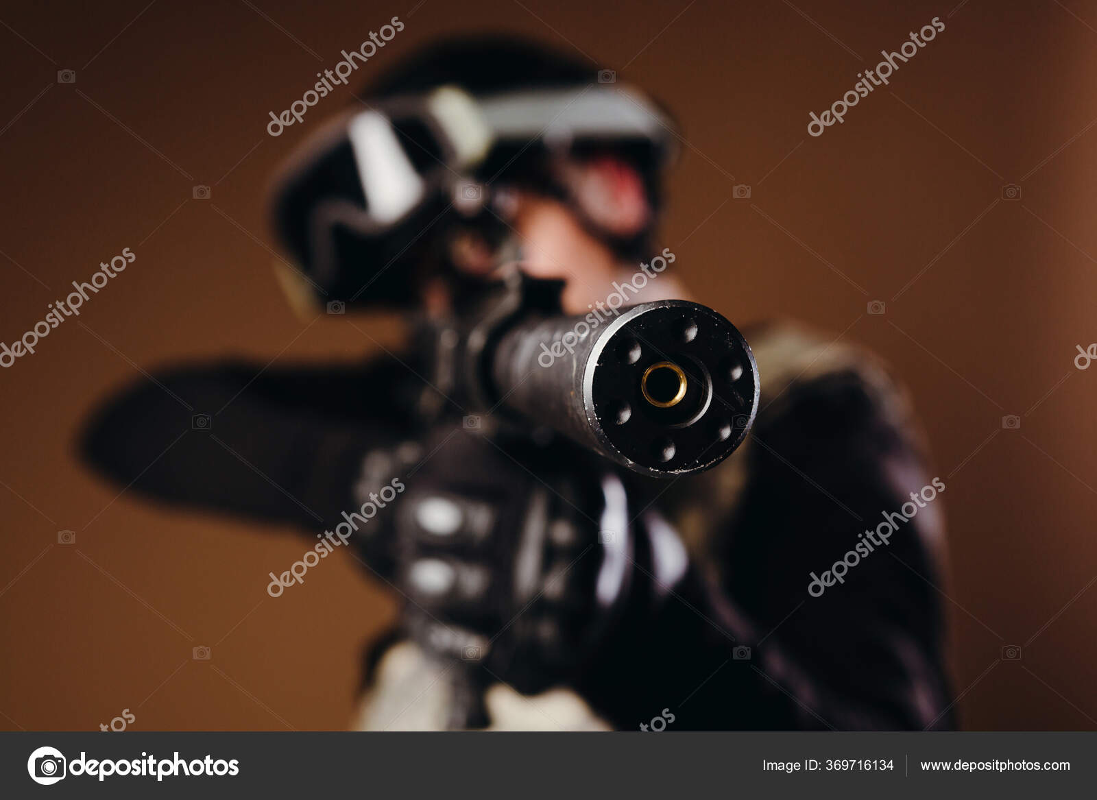 Soldier Gun Looking Scope Brown Background Concept War Veterans ...
