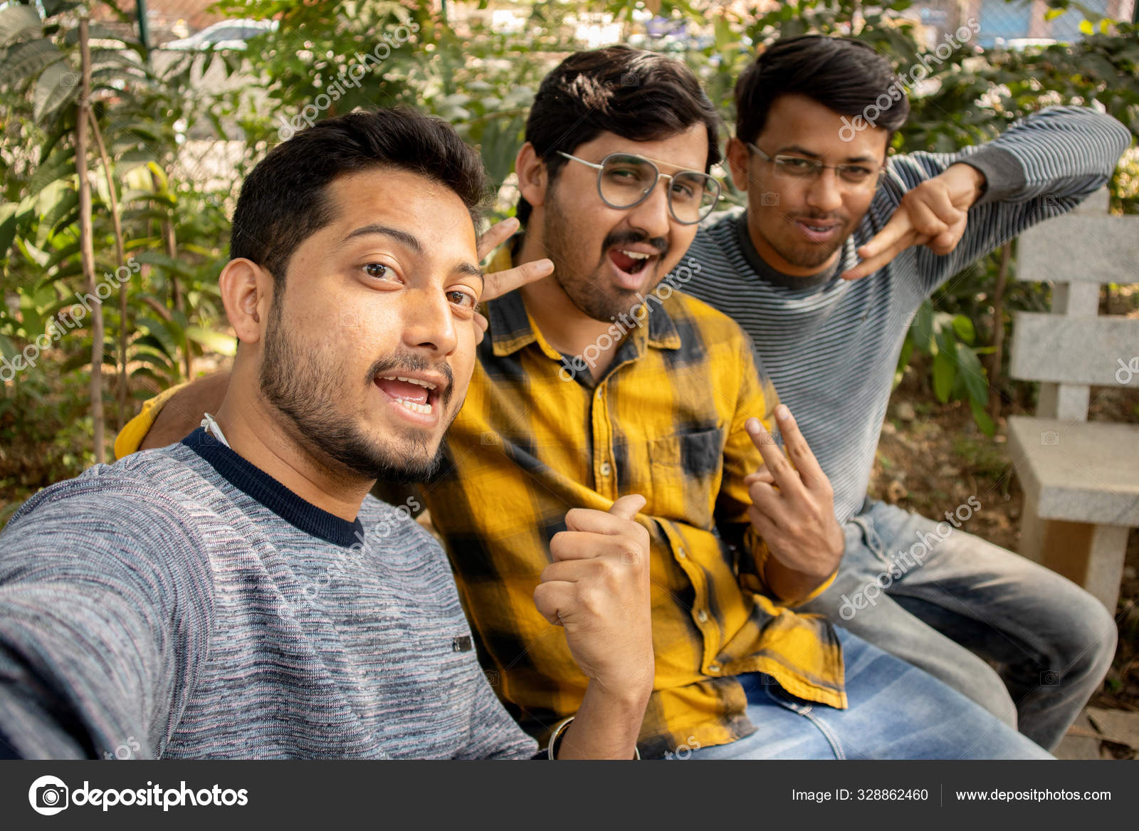 Group of friends grimacing in front of the camera - Young happy people ...