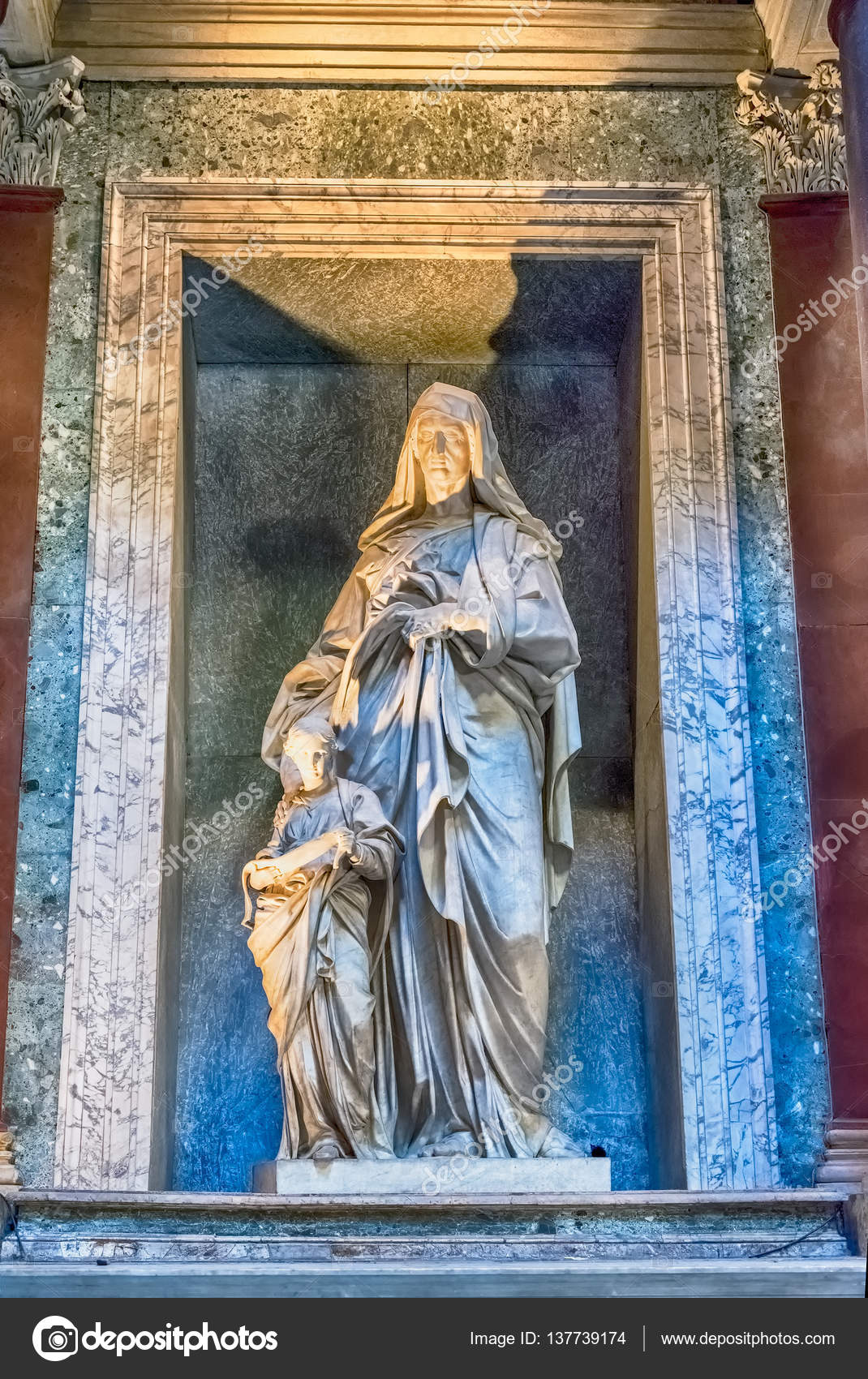 Pantheon Rome Statues Covered
