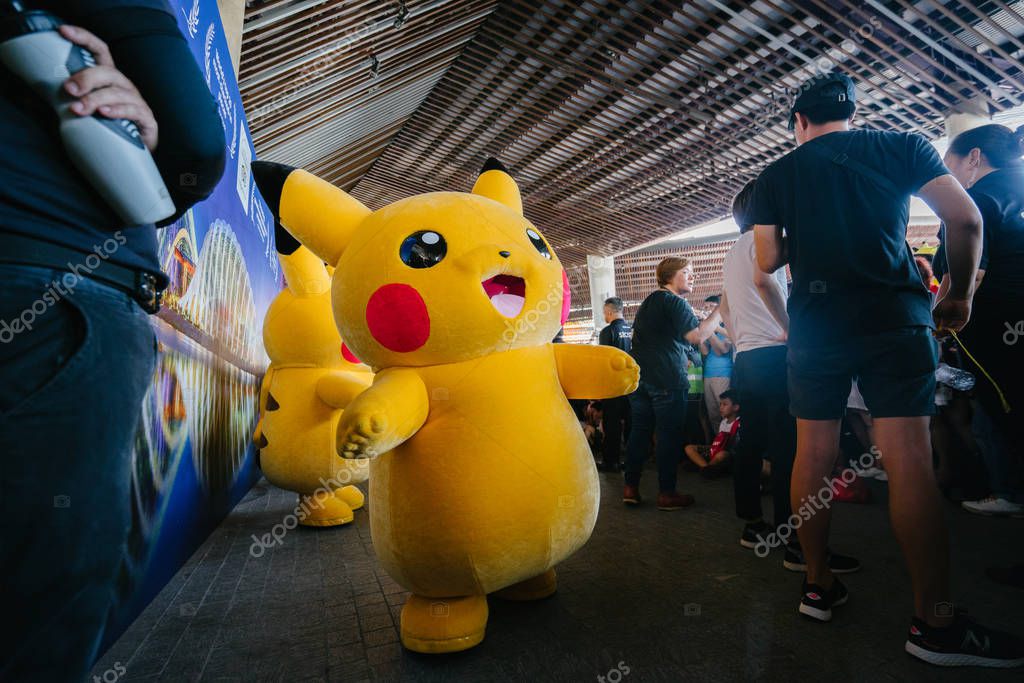 Singapur, marzo de 2018: El desfile Pikachu en Gardens by the Bay, una ...