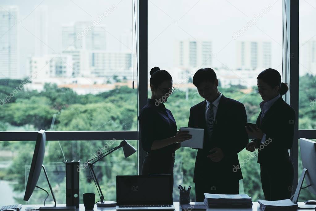 Sharing Information With Colleagues