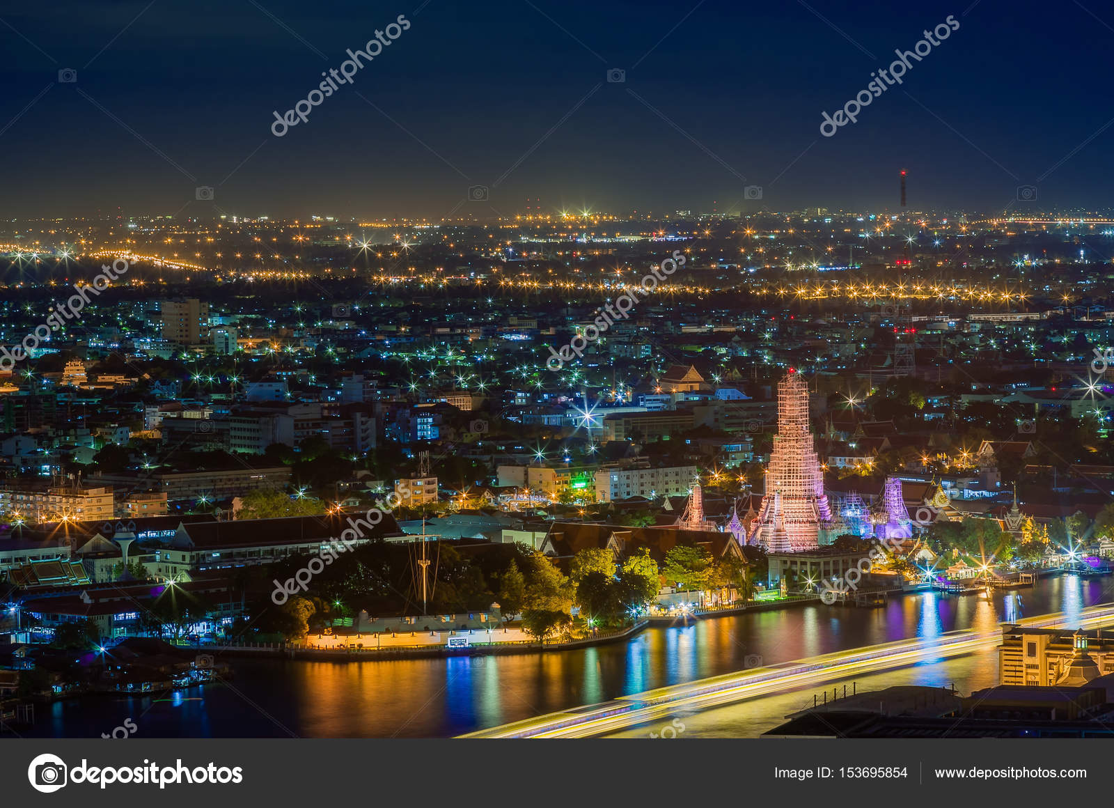 Wat Arun,ancient temple built — Stock Photo © nirutdps #153695854