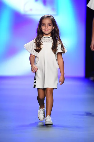 Comme Tu Es fashion show – Stock Editorial Photo © fashionstock #124865568