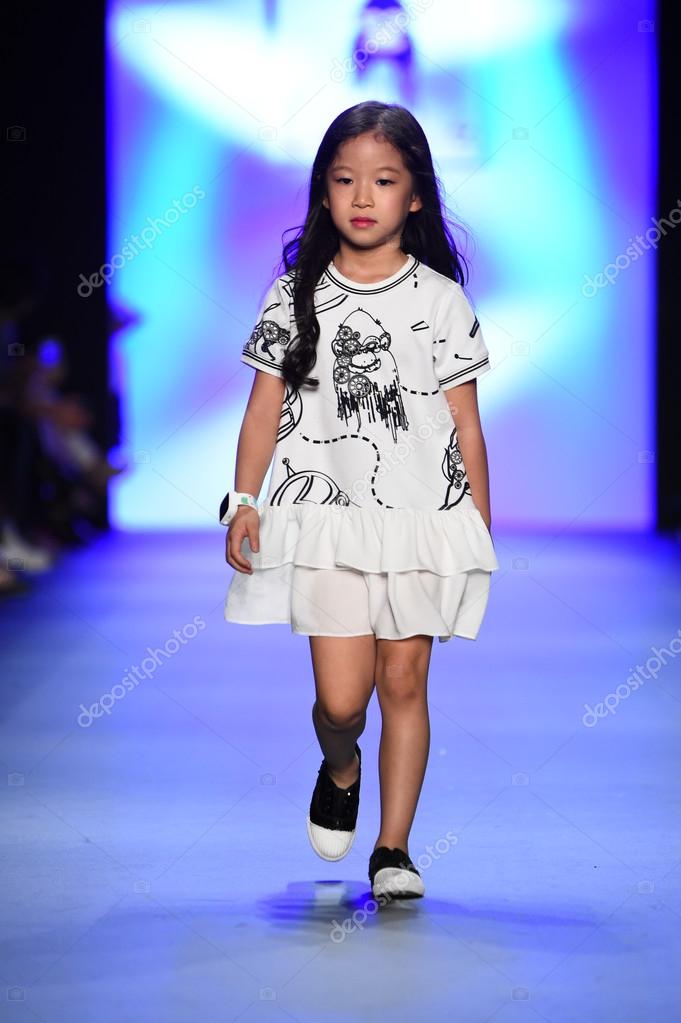 Comme Tu Es fashion show – Stock Editorial Photo © fashionstock #124863822