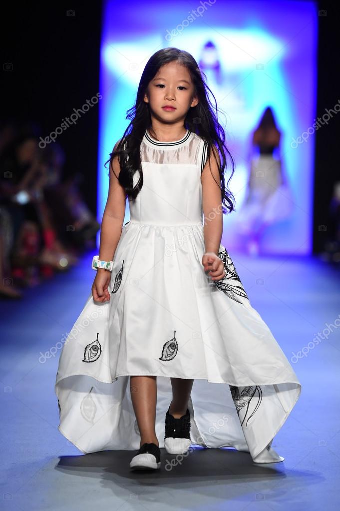 Comme Tu Es fashion show – Stock Editorial Photo © fashionstock #124865568