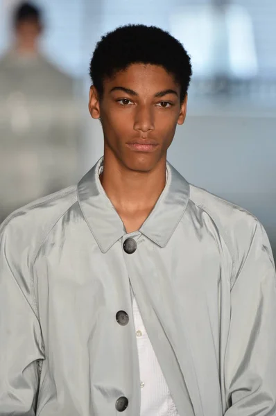 10,000,000+ imágenes de Dimitri monroe japan libres de derechos ...