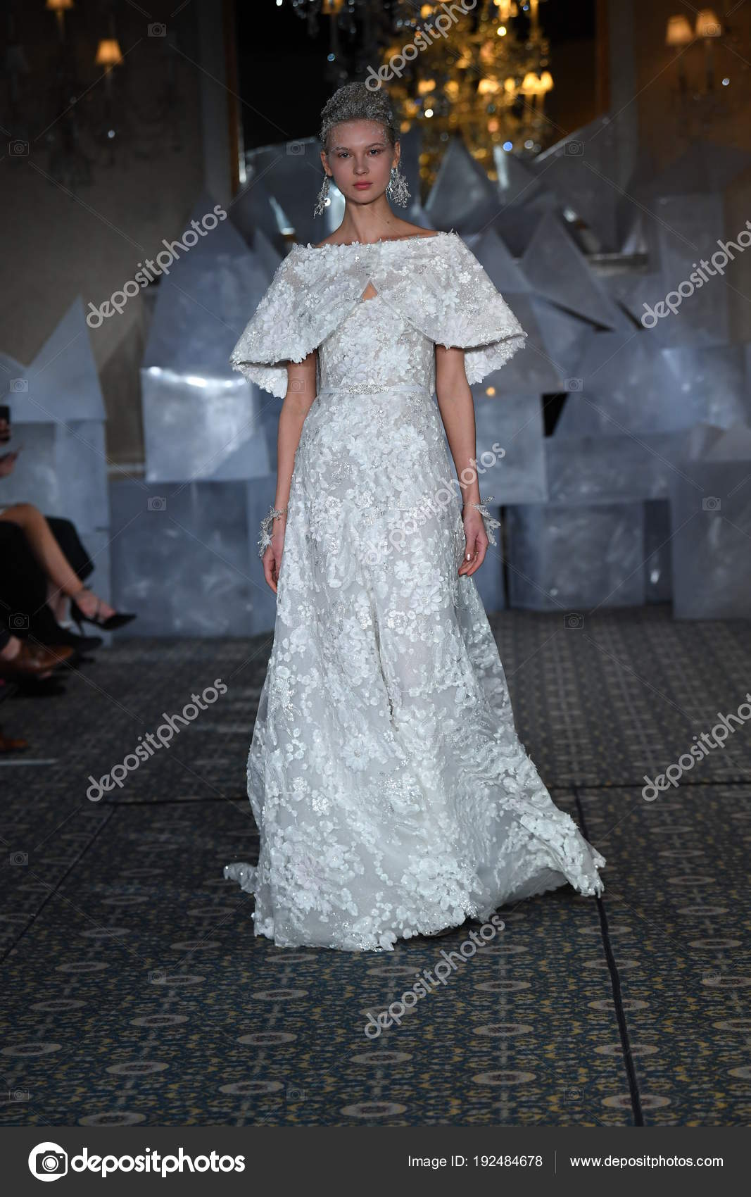 New York April Model Walks Runway Mira Zwillinger Spring 2019 – Stock ...