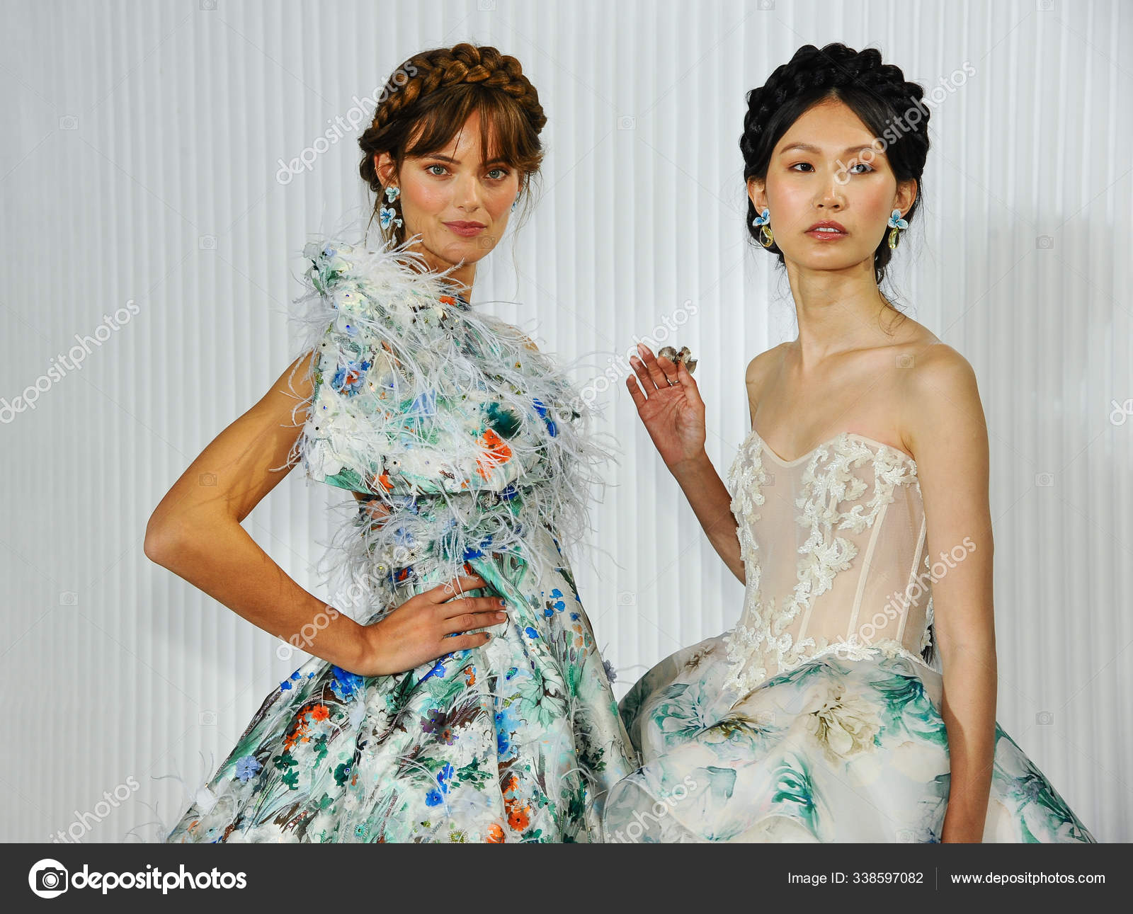 New York October Models Posing Backstage Ines Santo Fall 2020 – Stock ...