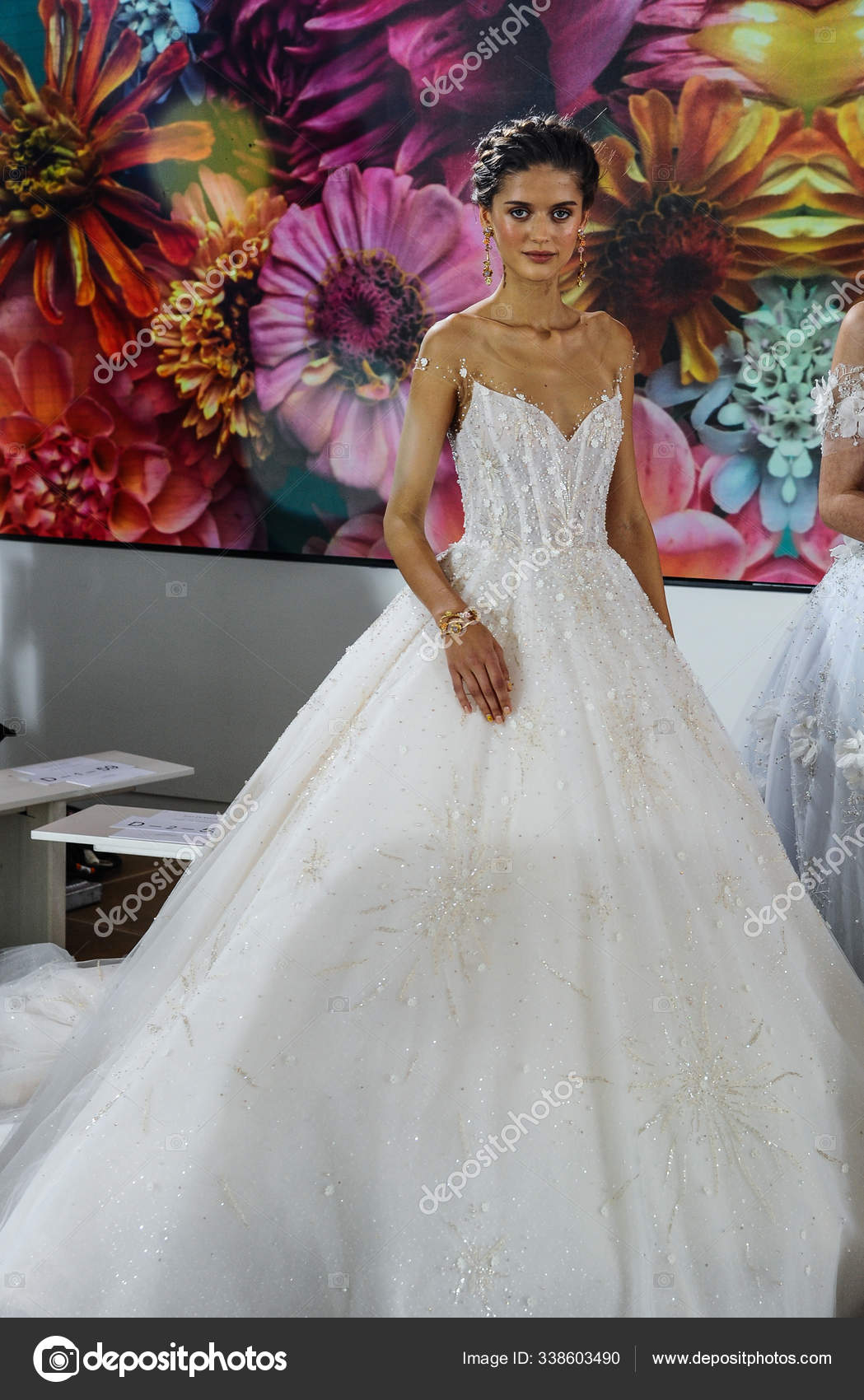 New York October Model Posing Backstage Ines Santo Fall 2020 — Stock ...