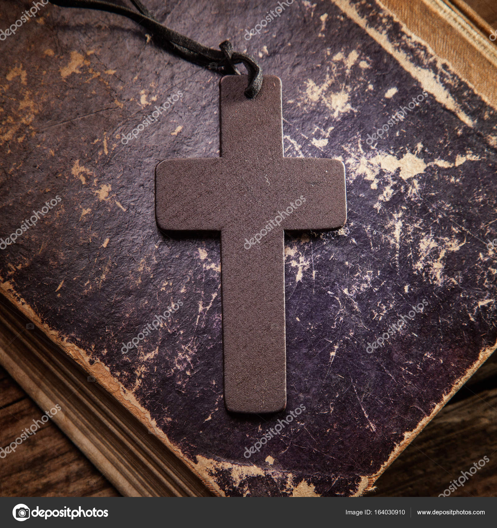 Closeup of wooden Christian cross — Stock Photo © merrydolla #164030910 Closeup of wooden Christian cross — Stock Photo © merrydolla #164030910