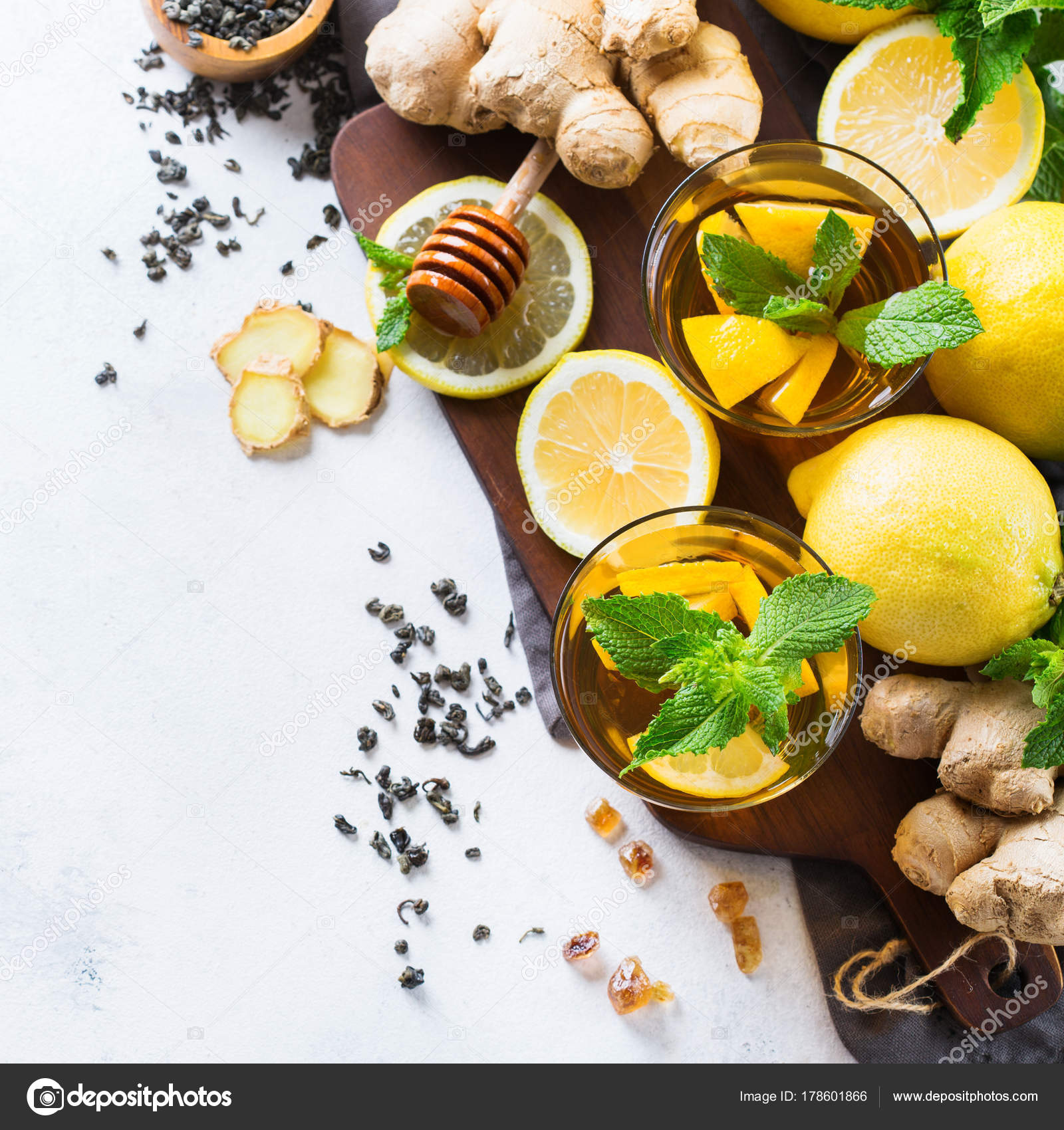 Japanese chinese tea teapot lemon ginger mint — Stock Photo © aamulya ...