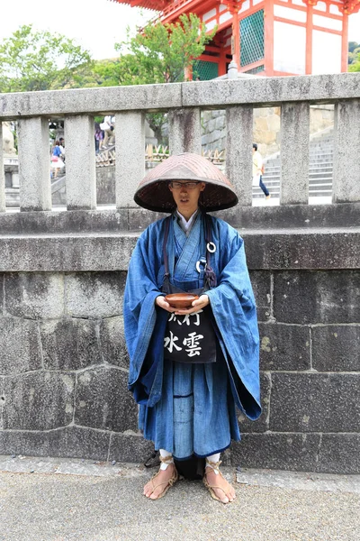 A shinto priest Stock Photos, Royalty Free A shinto priest Images ...
