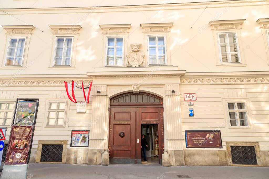 Viena, Austria - 20 de julio de 2019: Palacio Palffi fue construido en ...