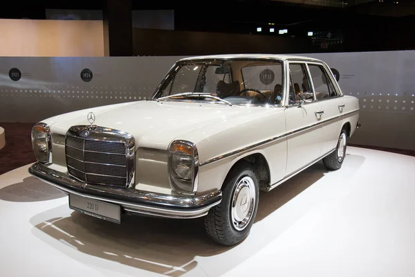 Cia classe de mercedes benz Stock Photos, Royalty Free Cia classe de ...