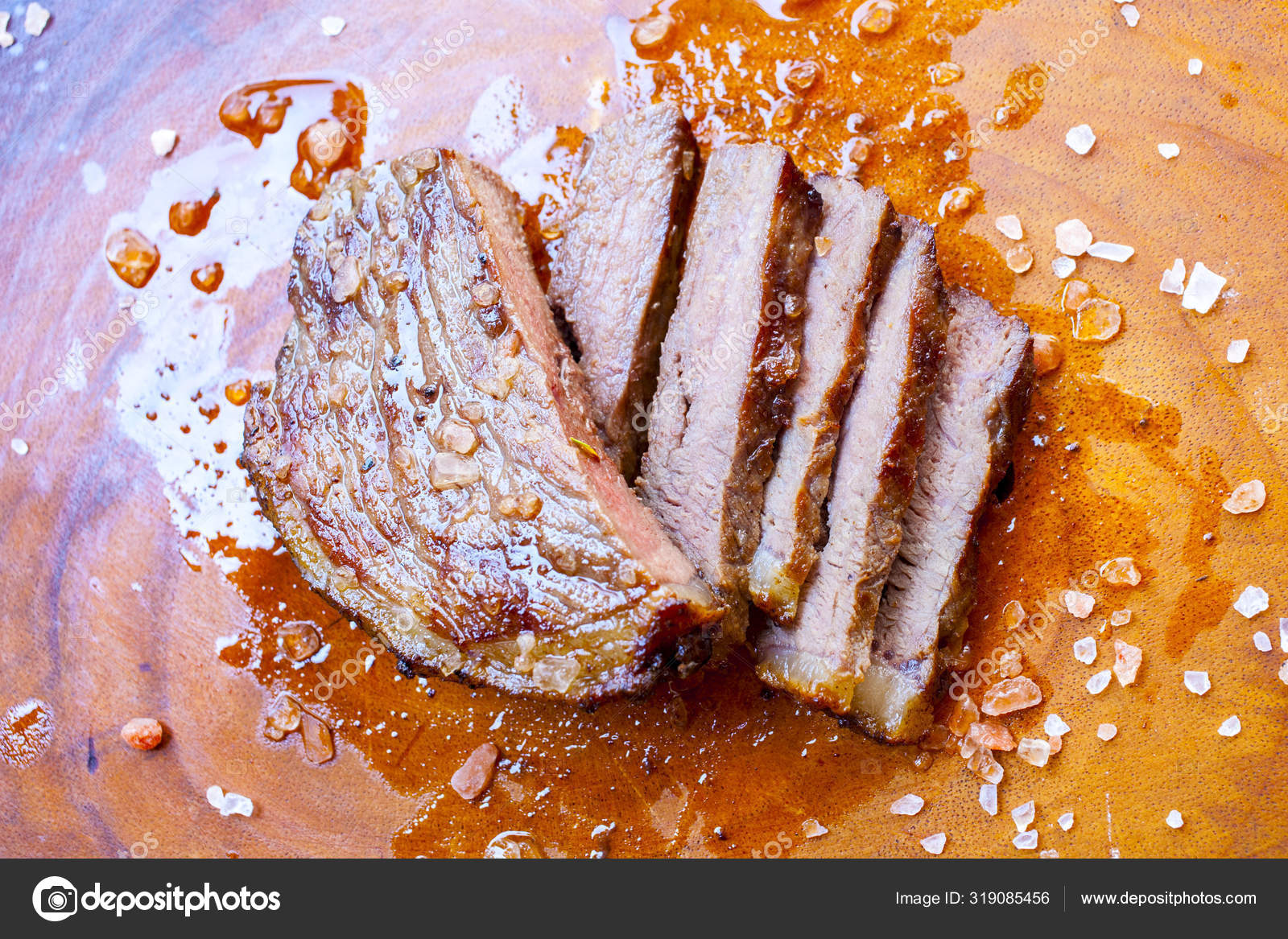 Picanha, tradicional corte brasileño de ternera — Foto de stock #319085456 © rocharibeiro