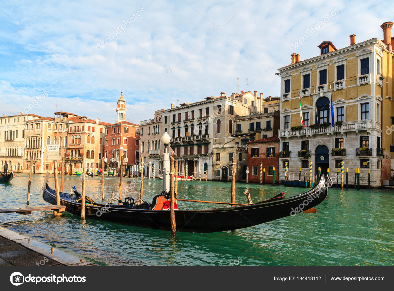 Typical Gondolas on Grand Canal during winter days – Stock Editorial ...