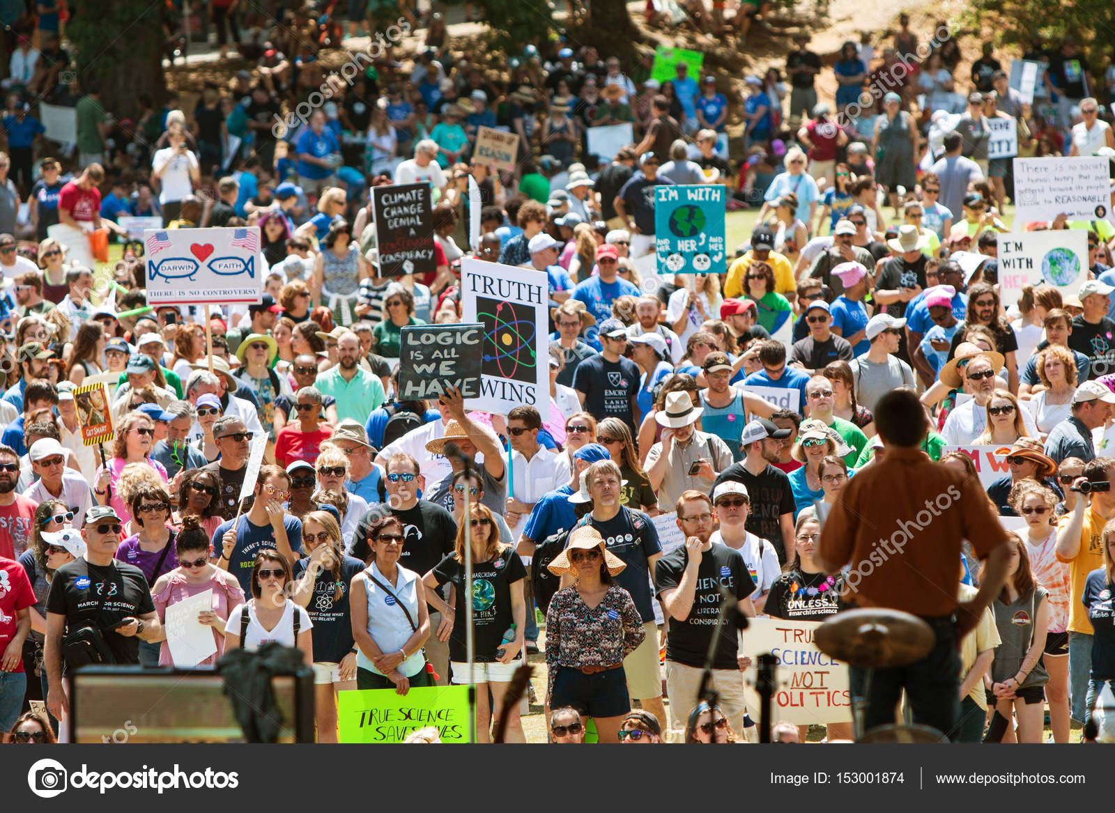 Thousands Listen To Speaker At Atlanta Earth Day Rally — Stock ...