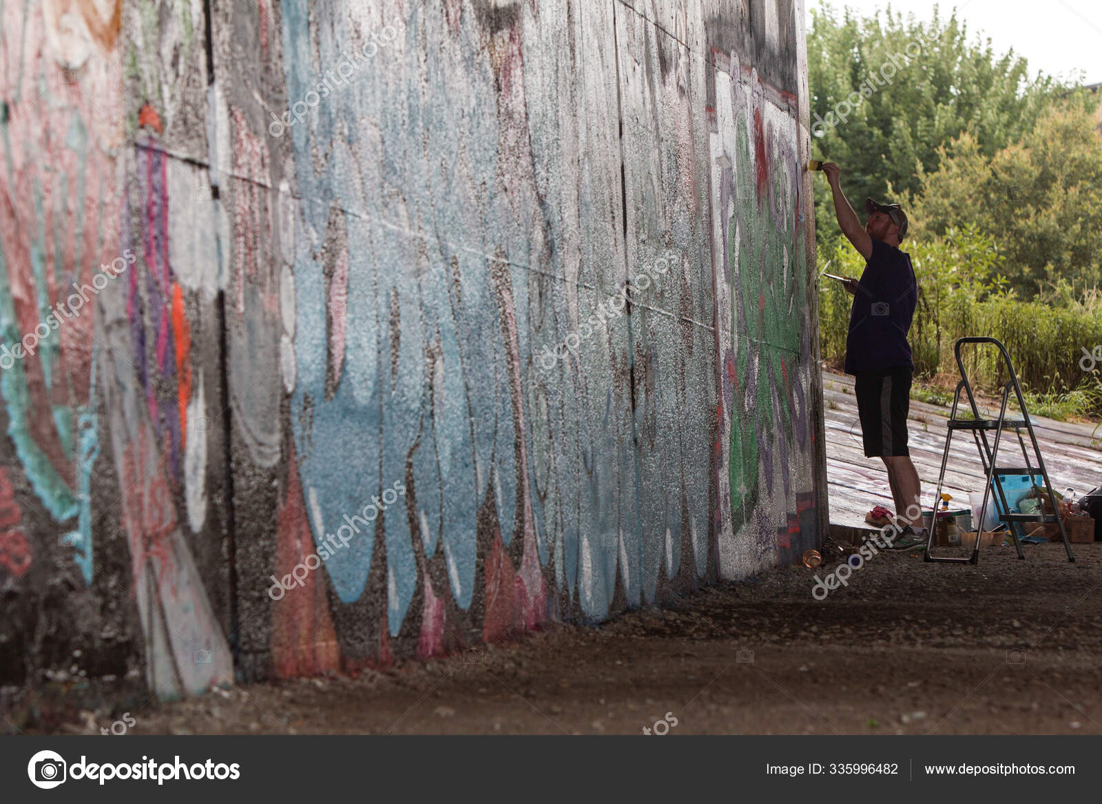 Man Does Community Service Touching Up Atlanta Bridge Overpass Wall ...
