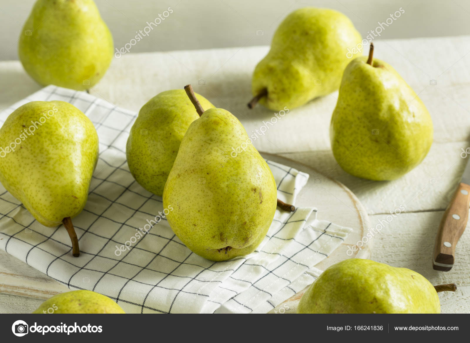 Raw Green Organic Bartlett Pears Stock Photo by ©bhofack2 166241836