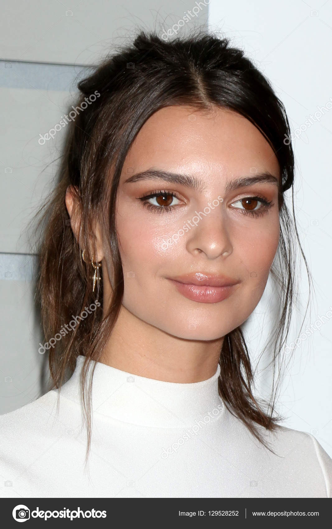 Actress Emily Ratajkowski – Stock Editorial Photo © Jean_Nelson #129528252