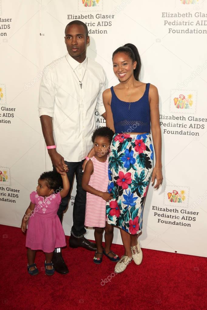 Elizabeth Mathis, guests – Stock Editorial Photo © Jean_Nelson #130070920