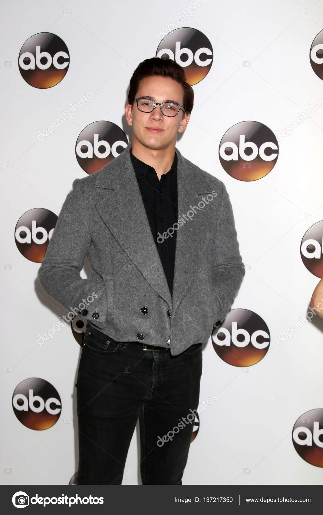 Actor Austin P. McKenzie – Stock Editorial Photo © Jean_Nelson #137217350