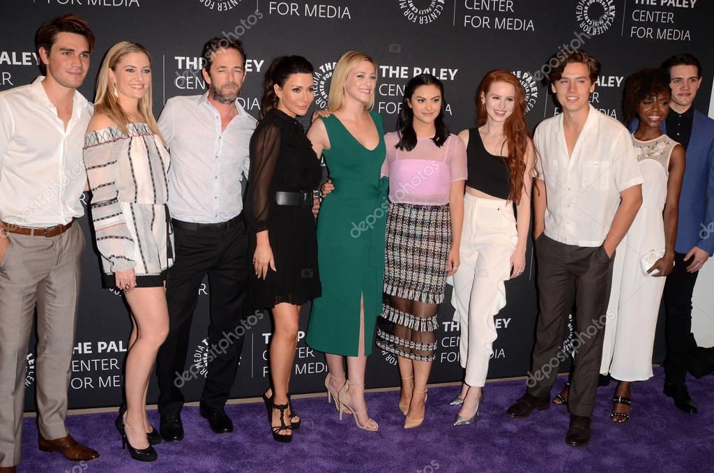 Apa de KJ, Madchen Amick, Luke Perry, Marisol Nichols, Lili Reinhart ...